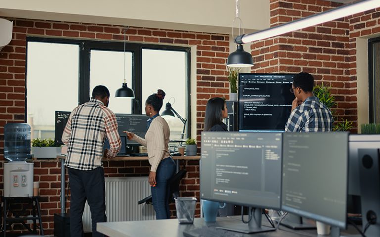 Thế nào là lập trình viên mobile? Học lập trình mobile app cần những gì?